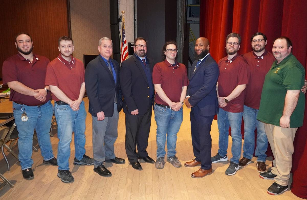 Apprentice Committee Swearing-in at Monthly Meeting | Local Union No. 3 ...